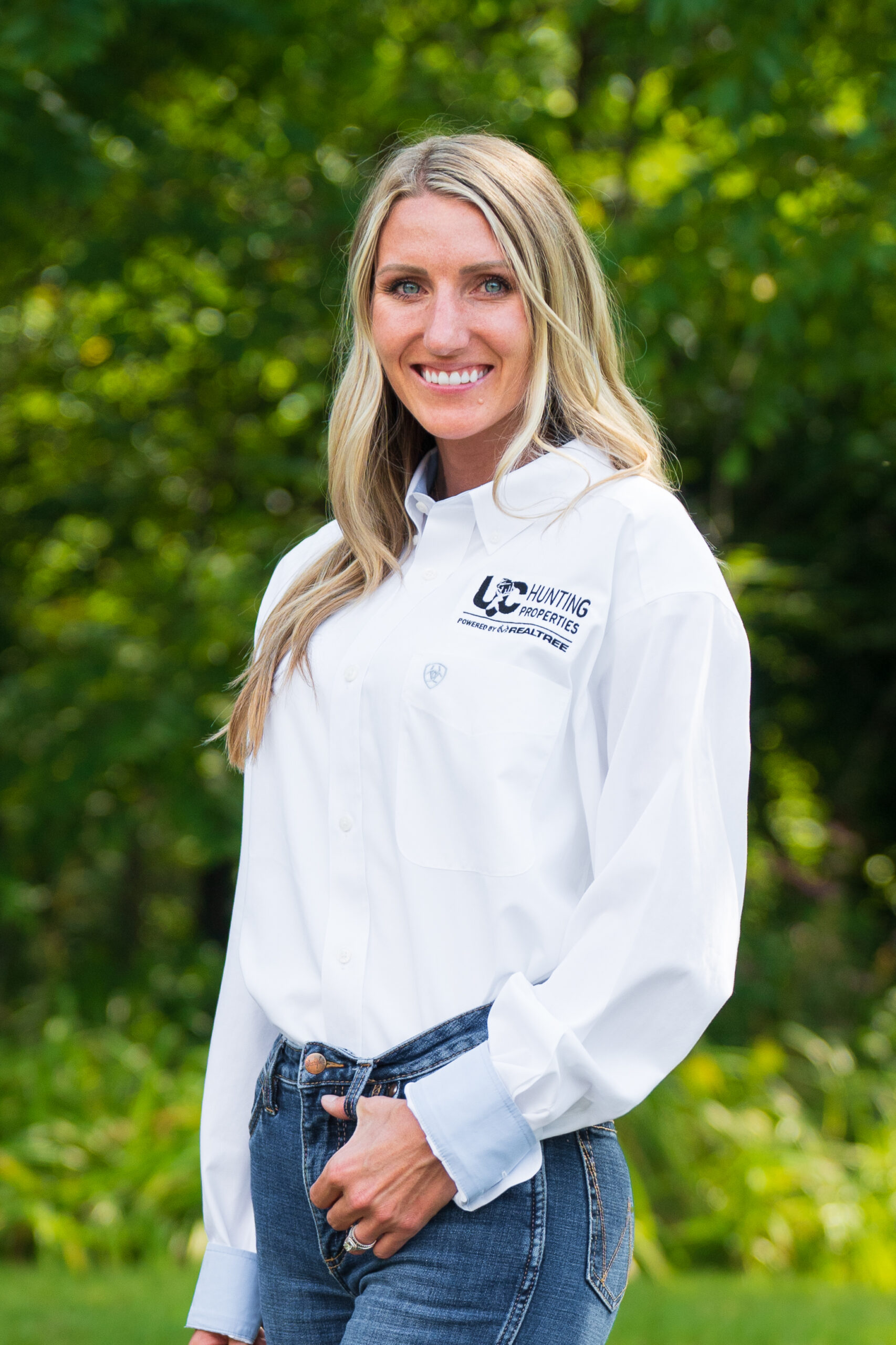 Samantha Moore - Agent - United Country Hamele Auction and Realty